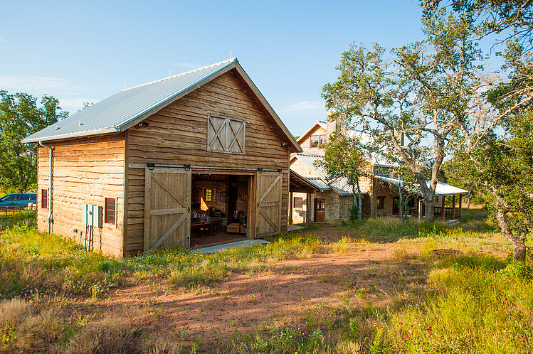 Fultonville Barn by Heritage Barns | HomeAdore