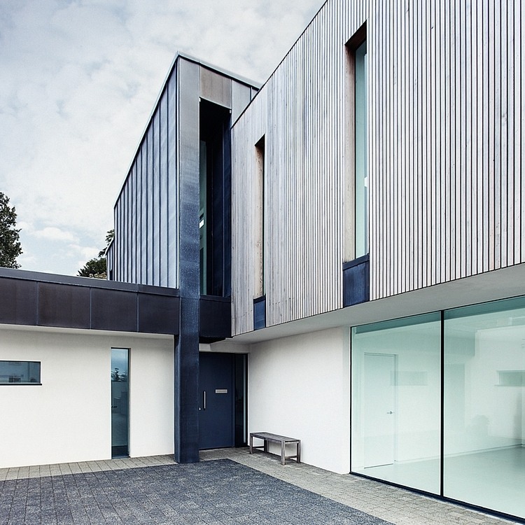 Zinc House by OB Architecture | HomeAdore