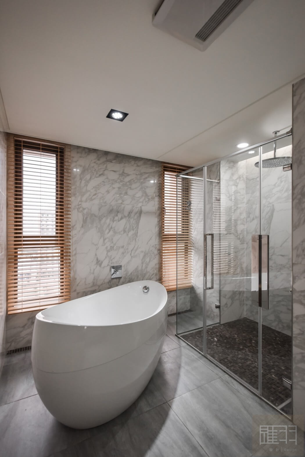 Apartment in Taiwan by Hui-yu Interior Design | HomeAdore