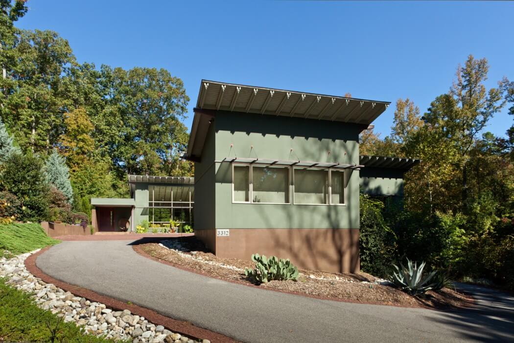 Three Pavilions by Distinctive Architecture | HomeAdore