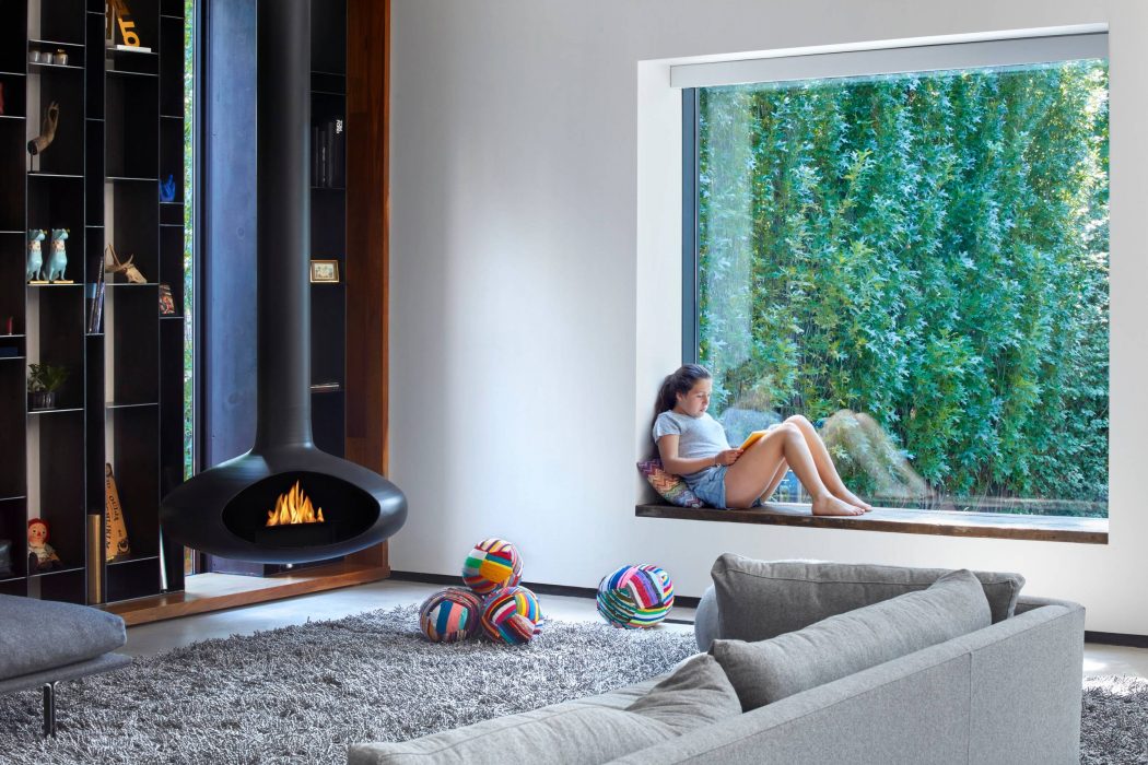 Bilateral House by Commute Design | HomeAdore