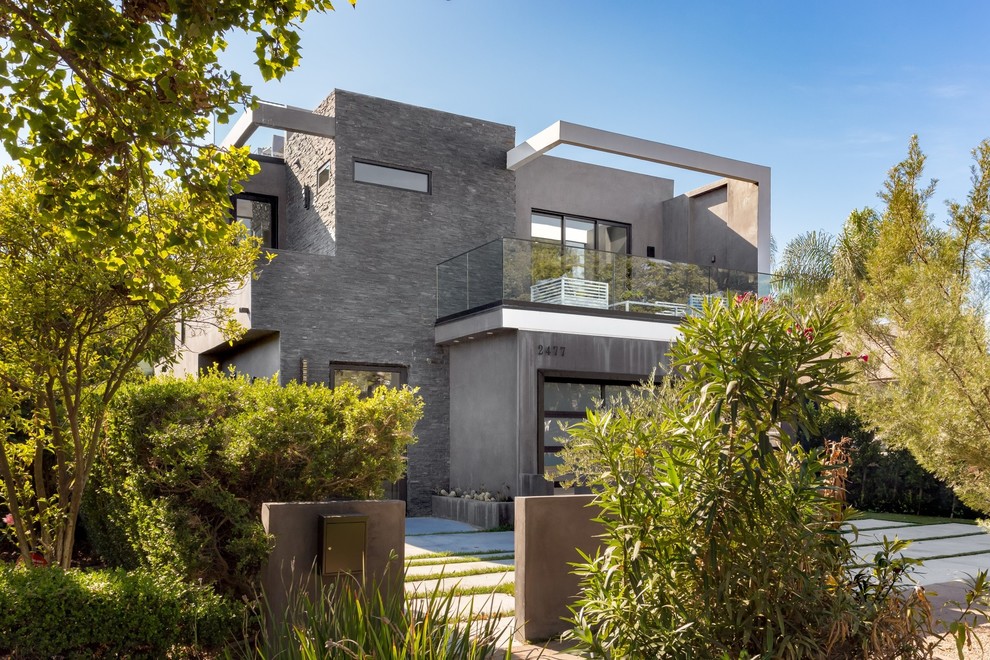 House in Venice by Golden Line Construction | HomeAdore