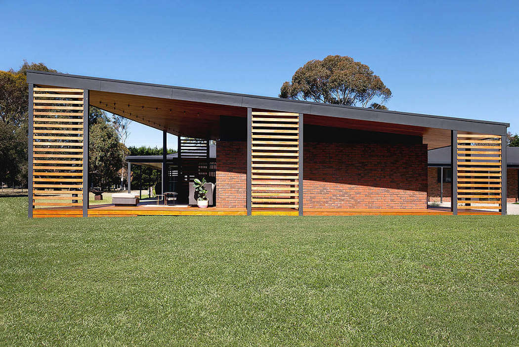 Moolap Residence by Dylan Barber Building Design | HomeAdore