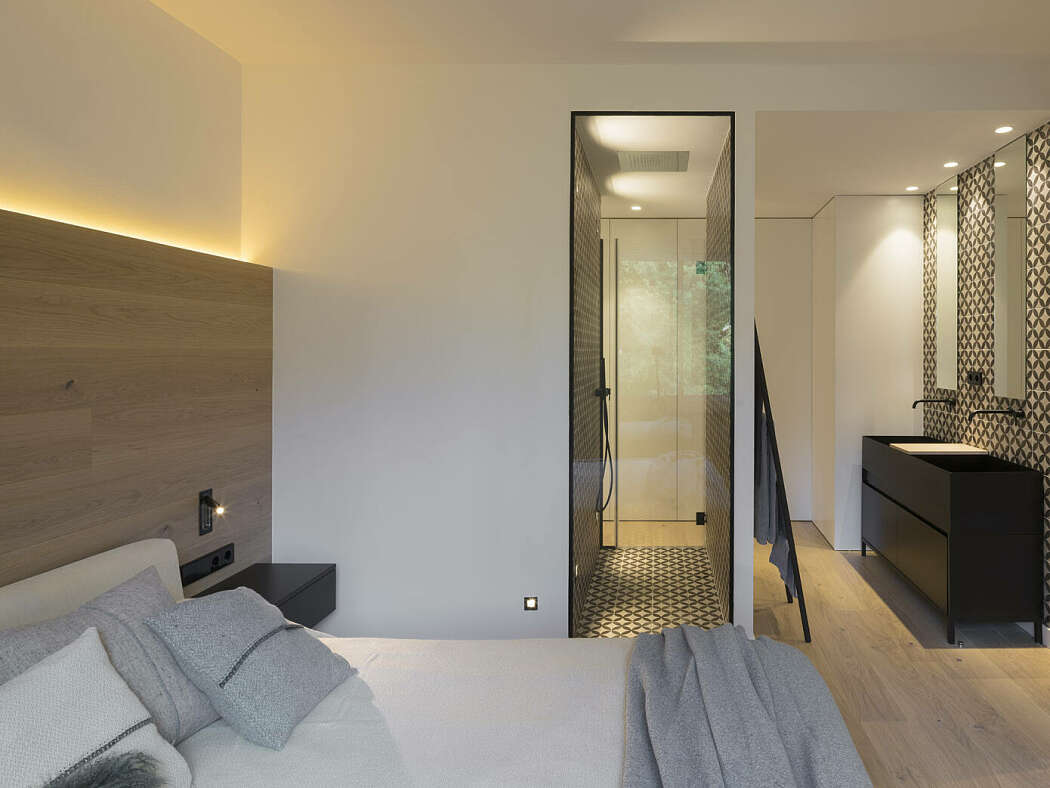 Dual Skin by Susanna Cots Interior Design | HomeAdore