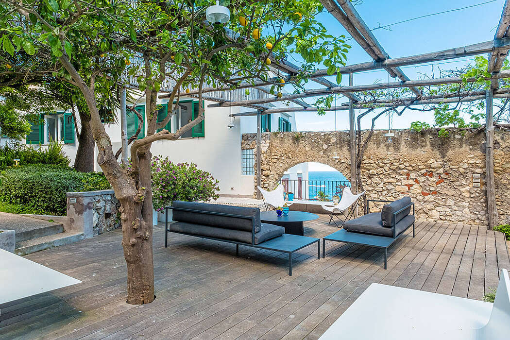 Dimora a Capri by Giuliano Andrea dell’Uva | HomeAdore