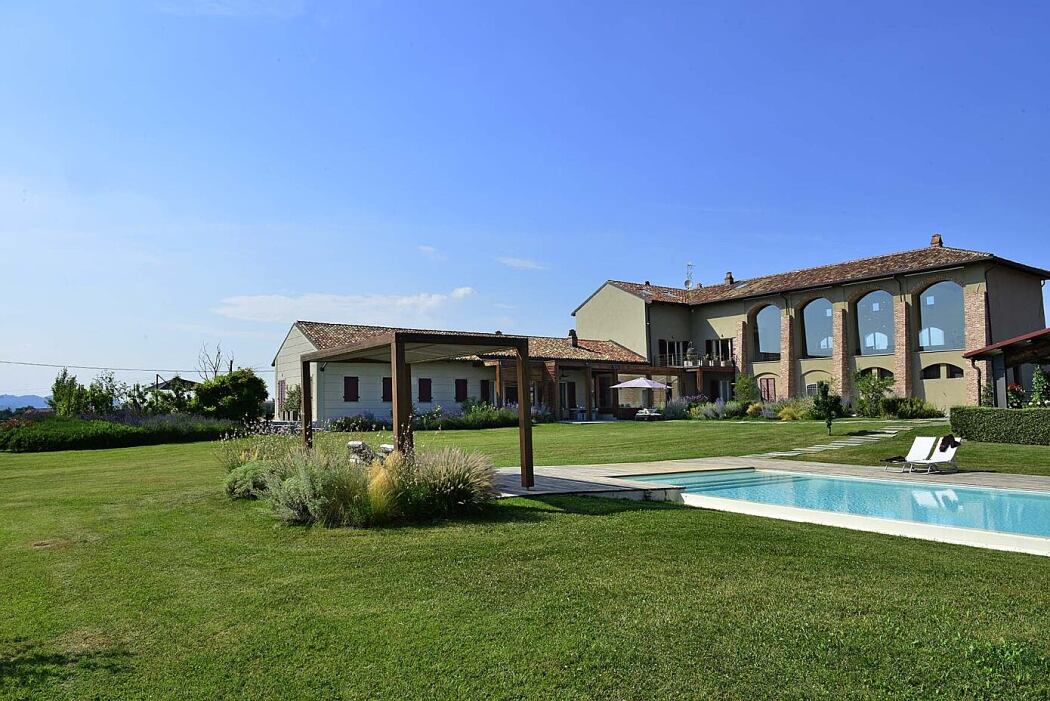 Villa Nel Monferrato by Fiorenzo Lovisolo Architect | HomeAdore
