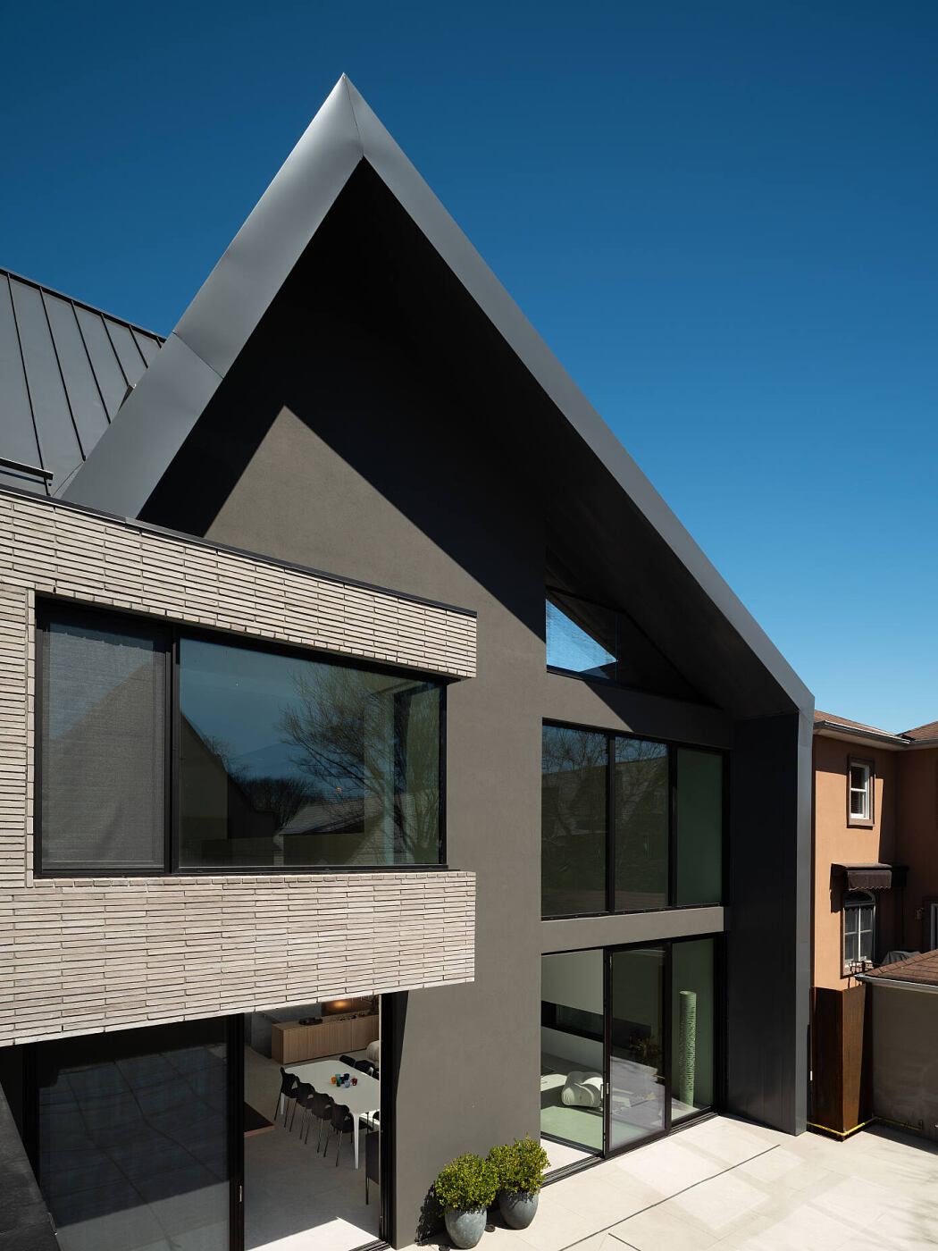 The Glyptis House by Tom Winter Architects | HomeAdore