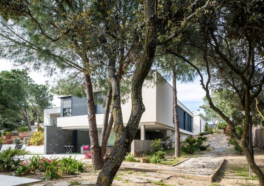 HAGE by FH2L Arquitectos | HomeAdore