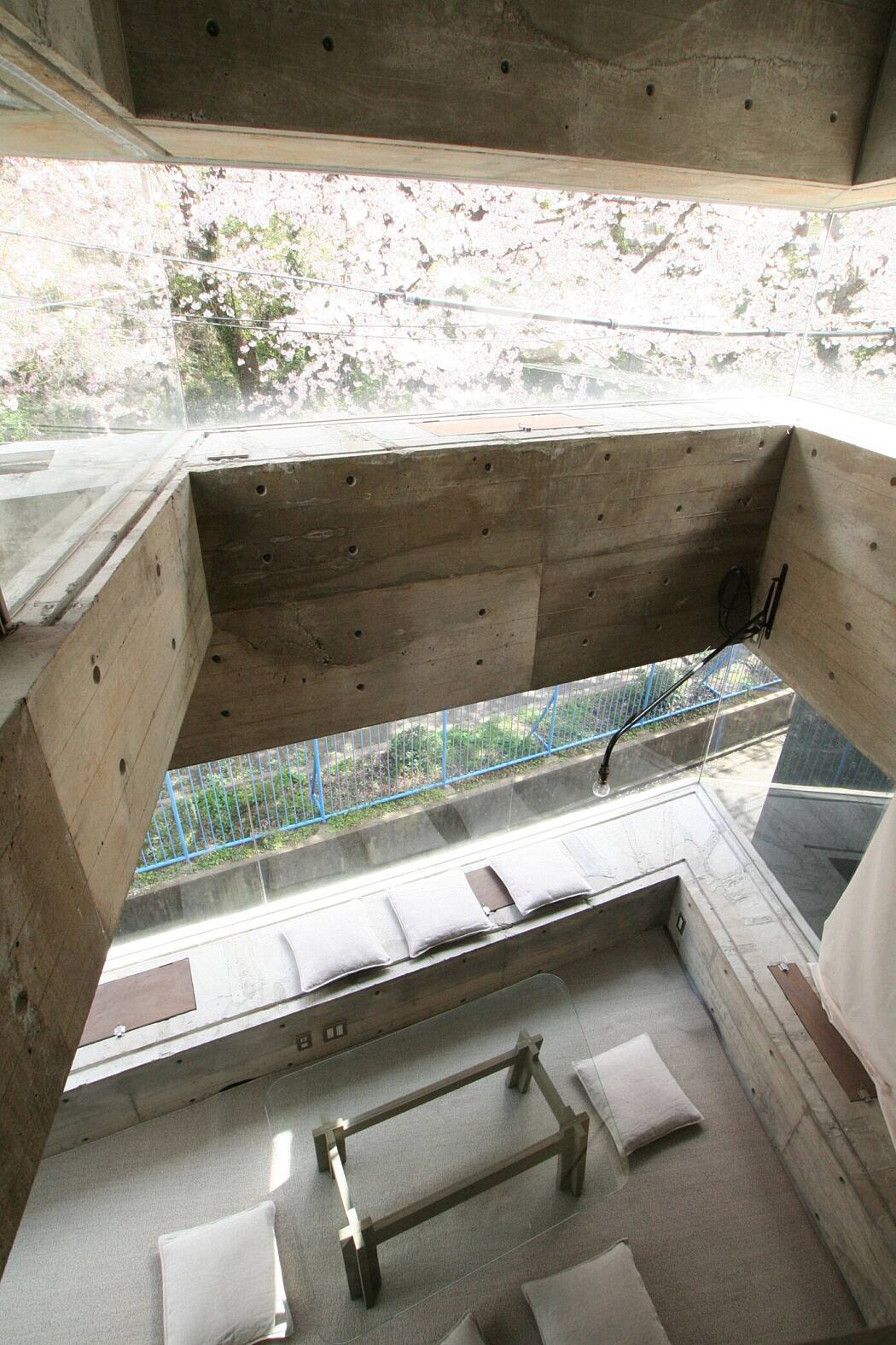 Oriel Window House by Shinsuke Fujii Architects | HomeAdore