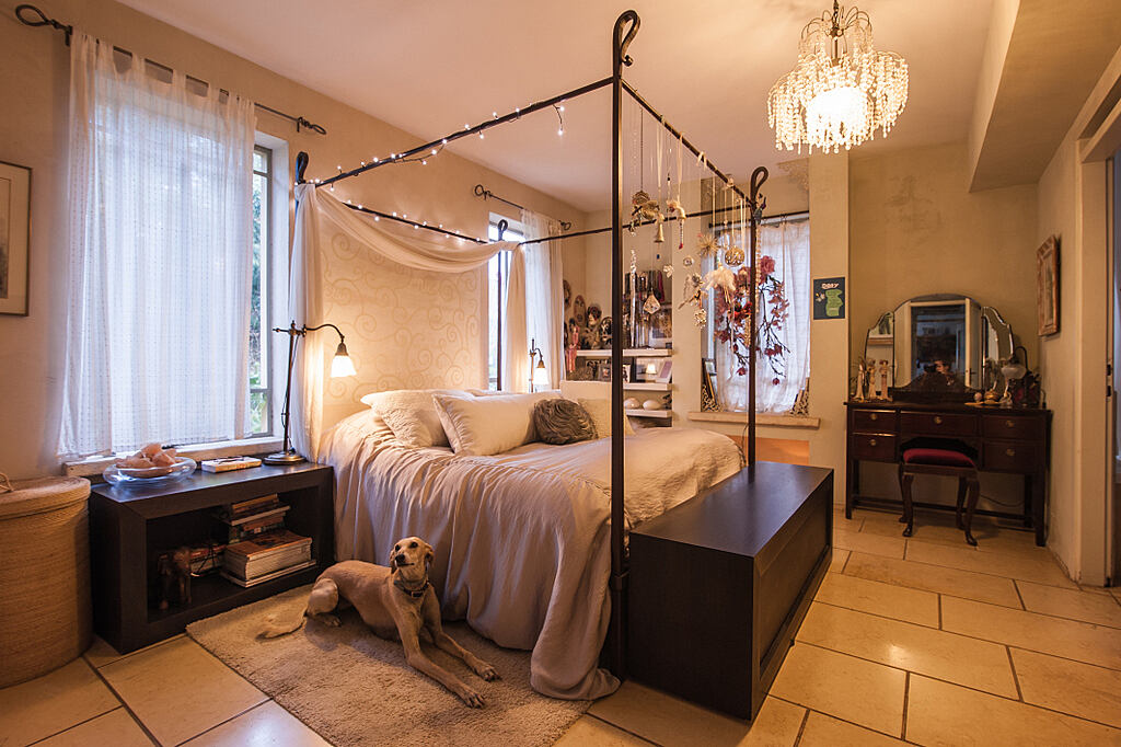 The Iron House by Jonathan Monjack | HomeAdore