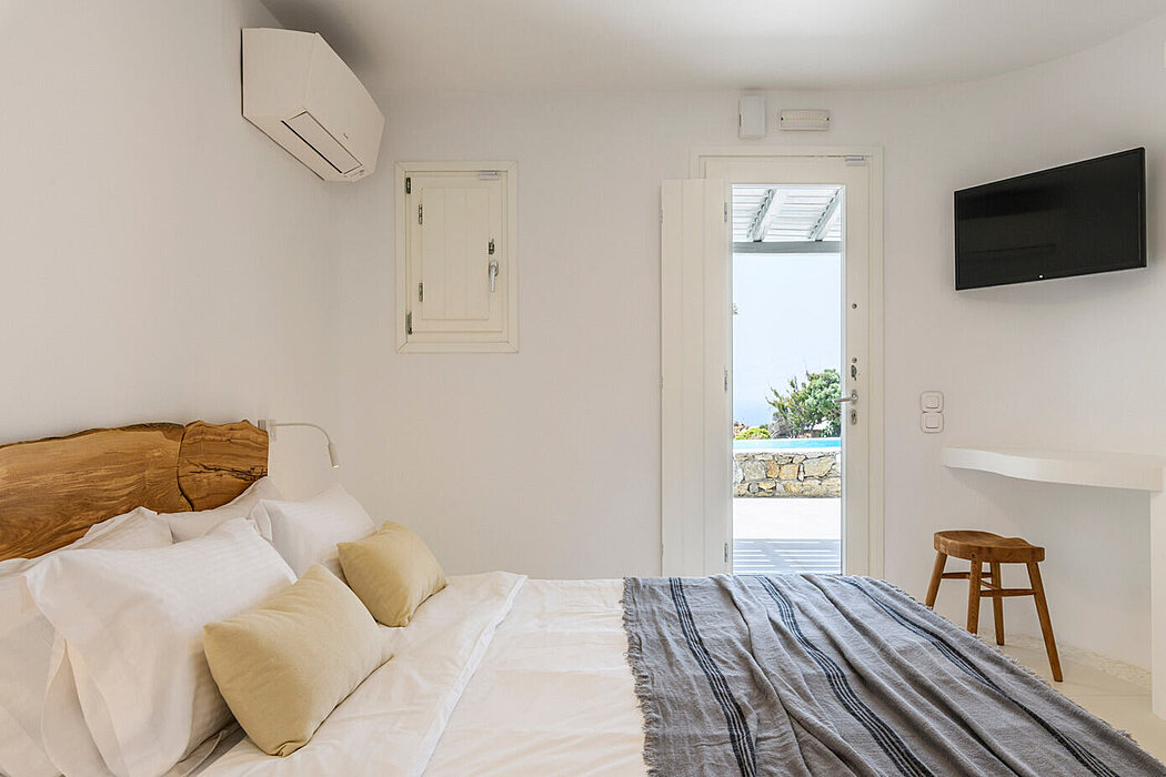 Elia Residence by Anna Tsalikian | HomeAdore