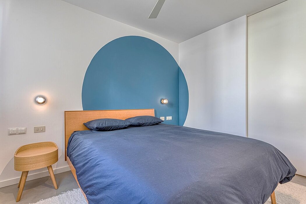 Aticool – Flat: An Electric oasis in Barcelona | HomeAdore