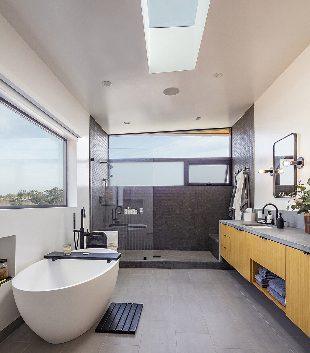 Wrap Recess House: A Private Coastal California Retreat | HomeAdore