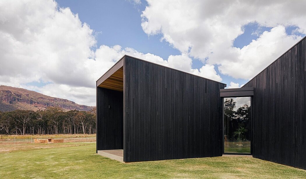 Golden Vale: Discover Megalong Valley’s Architectural Gem | HomeAdore