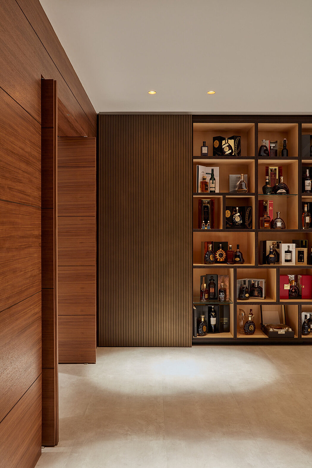 Exclusivissima: Dubai’s Elegant Villa by Etereo Design | HomeAdore