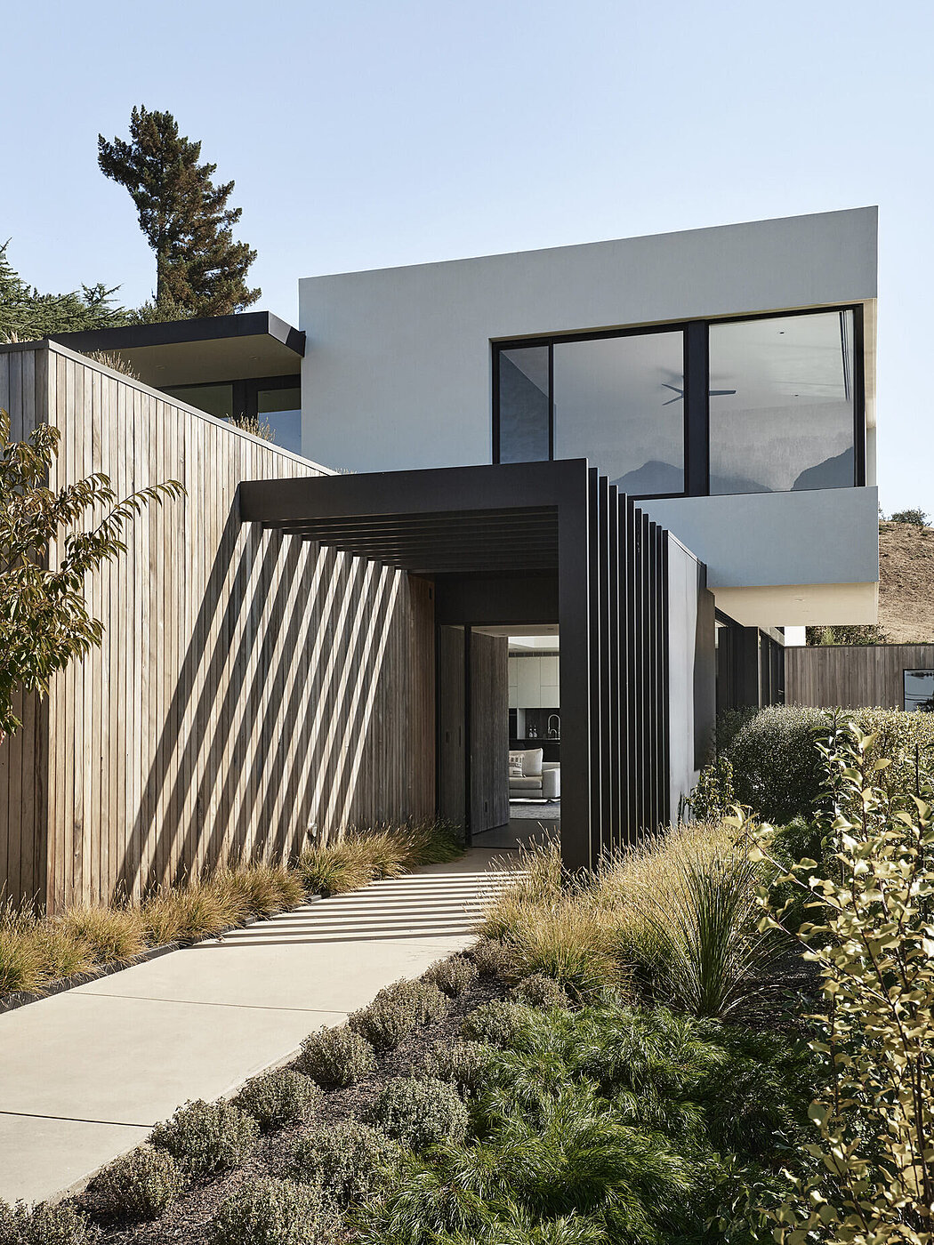 Rau Haus: A Modern Family Haven in Portola Valley | HomeAdore