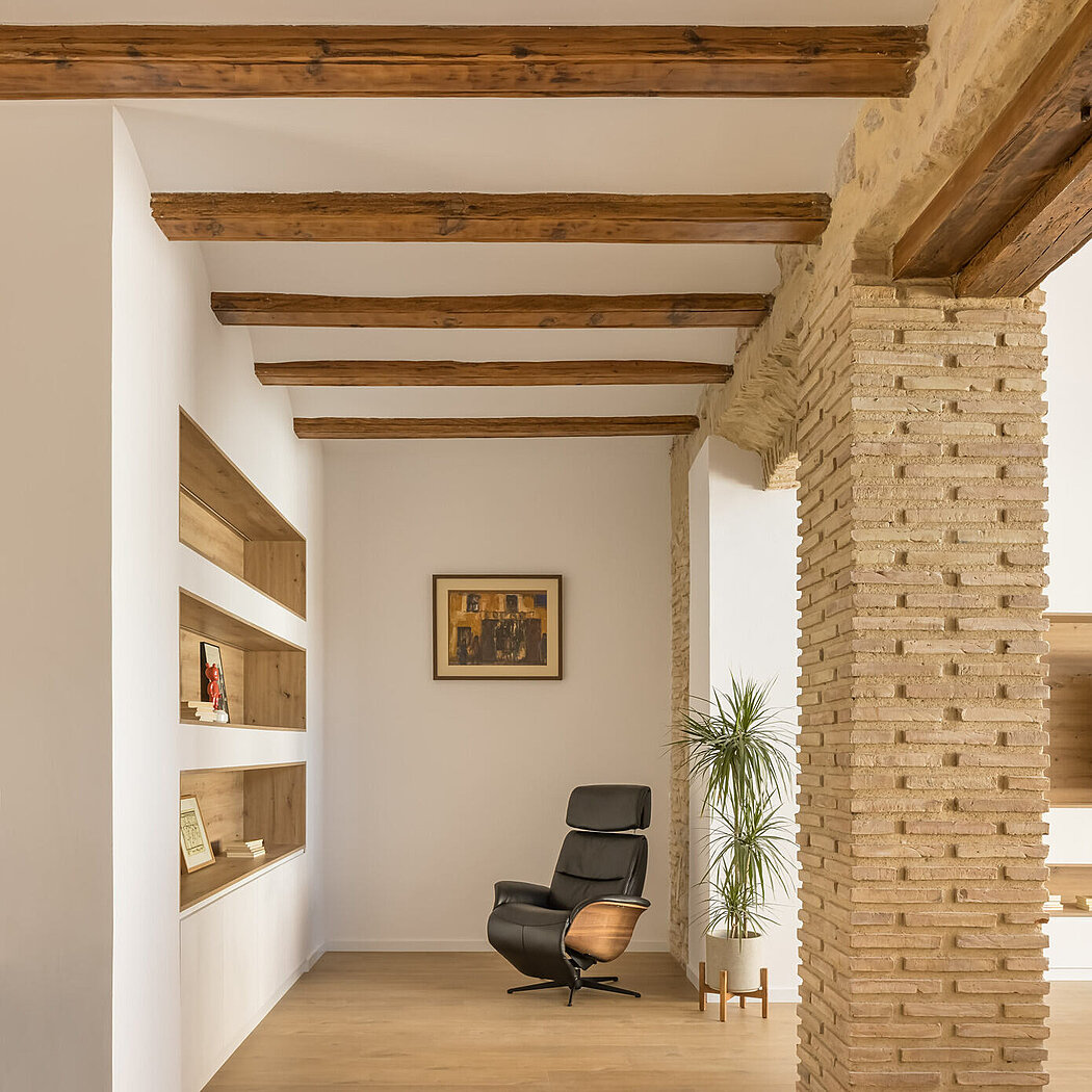 A&M House: Blending Tradition and Modern Design | HomeAdore