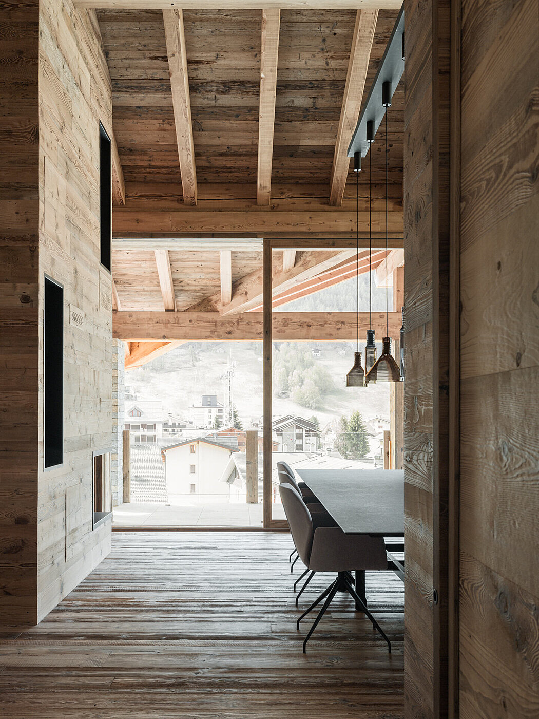 Chalet AN: Rustic Elegance Meets Ski Resort Luxury | HomeAdore