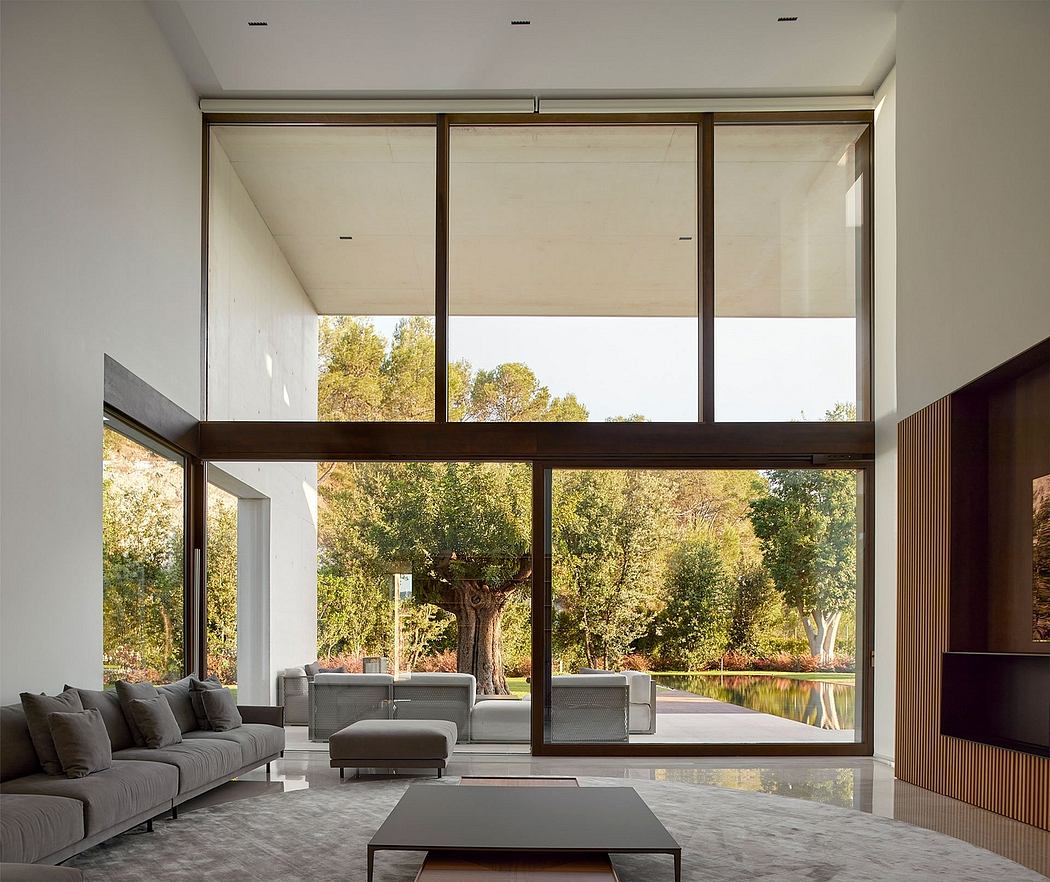 ELS Vents House: Inside the Fluid Spaces of Valencia's Latest Gem