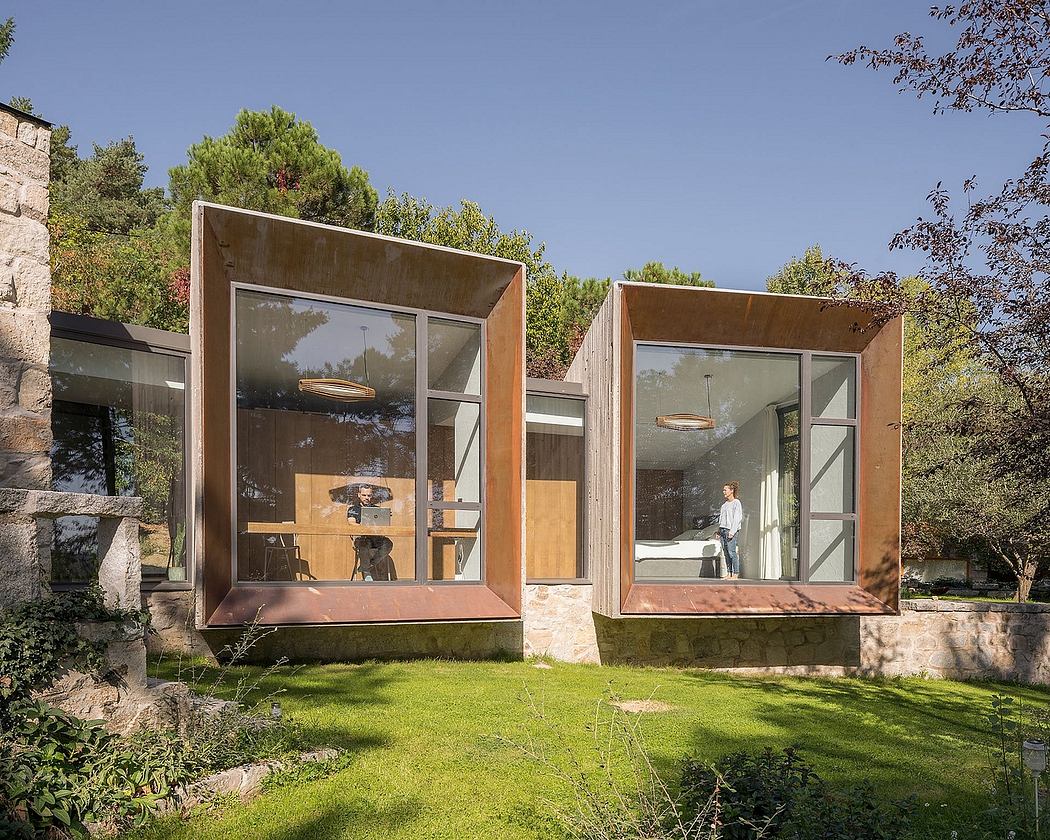 Casa V: Barcelona House Showcases Heritage with Modern Twist