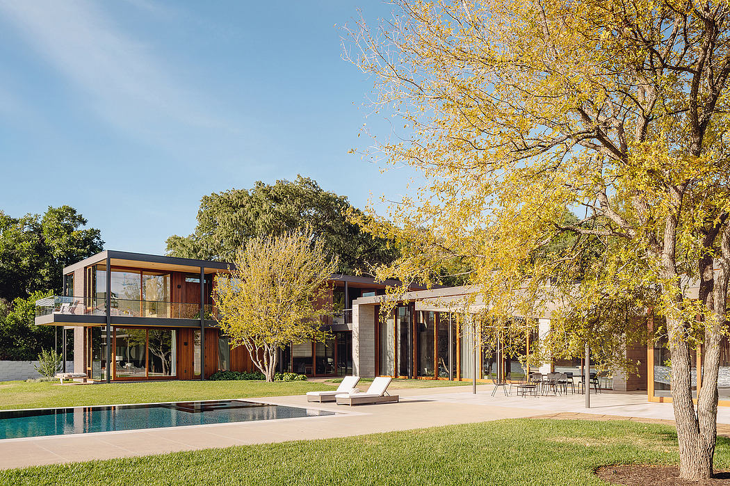 Water's Edge Residence: Sustainable Design in Hot, Humid Texas Climate