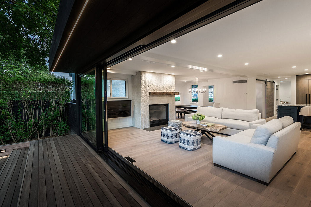 Corwith Residence: Blurring Indoor-Outdoor Living in New York