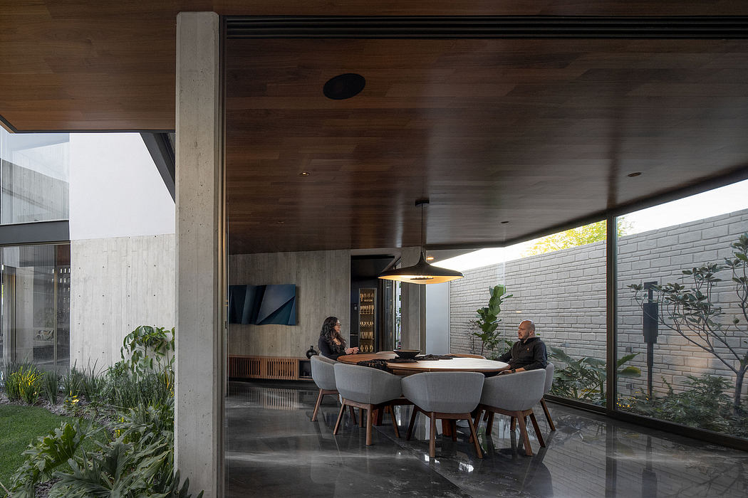 Sama House: A Stunning Blend of Concrete, Wood, and Nature