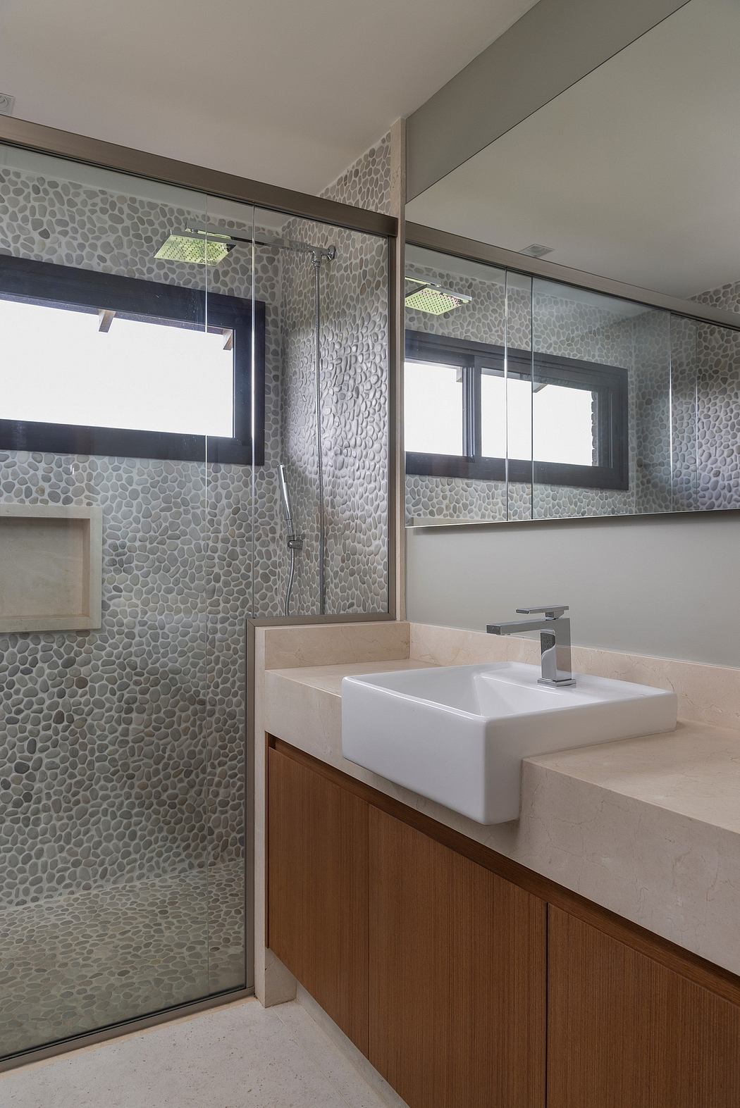 Casa Boomerang: Sustainable Country House Design in São Roque