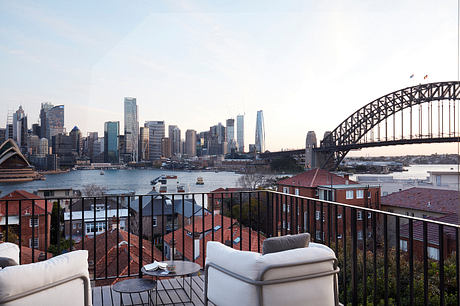 Sydney Harbour Apartment: Luxurious Renovation with Iconic Views