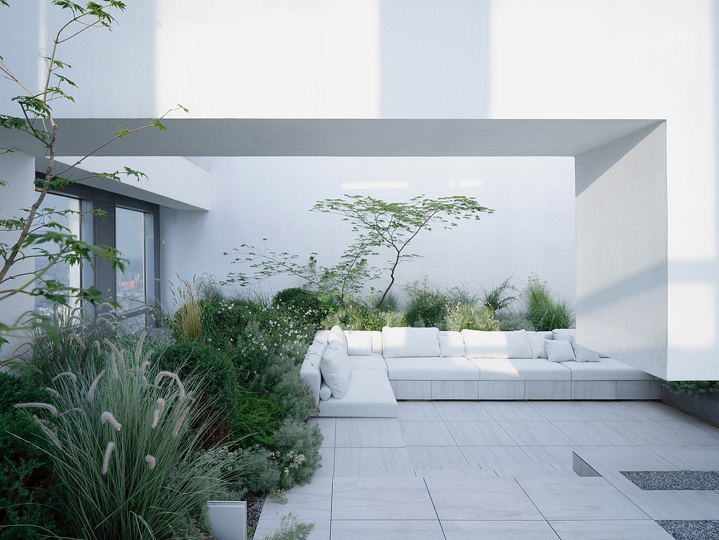 The Opus One: Harmonizing Classic and Contemporary in a Private Garden