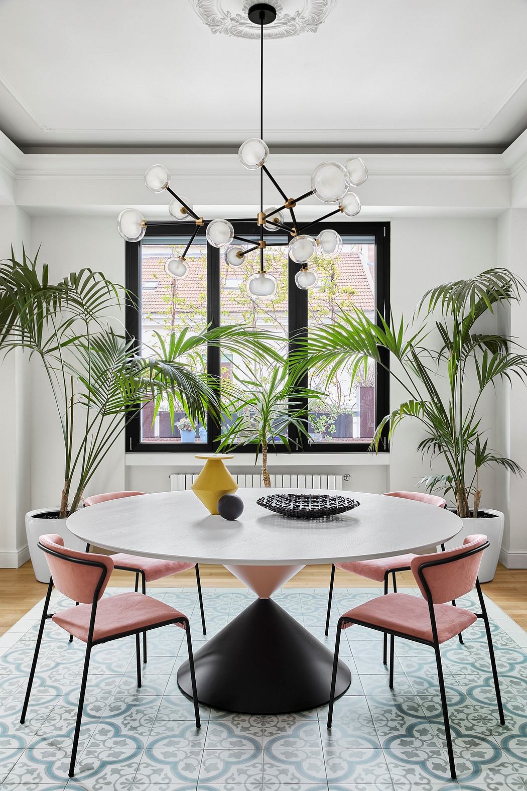 R5: Luxurious Apartment Renovation in Milan by Studio Tenca