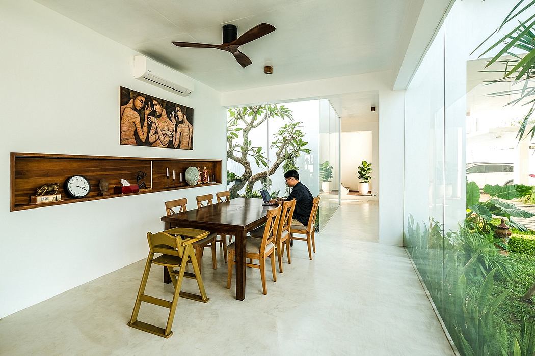 Nalee Villa: Family-Focused Design with Central Pool